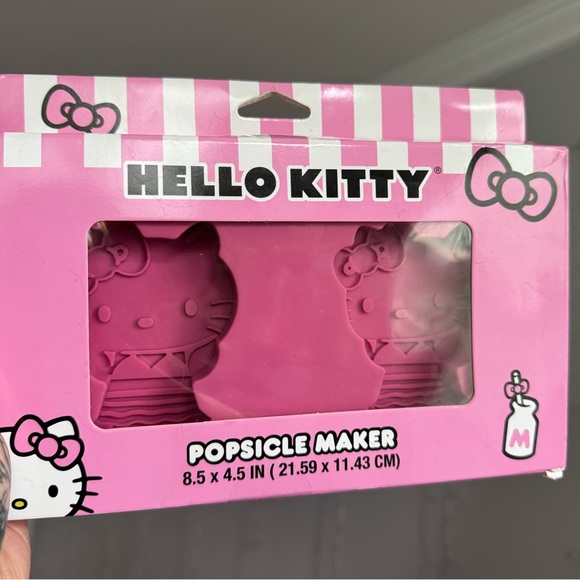 Hello Kitty | Kitchen | Hello Kitty Popsicle Maker Nwt Nib Pink 2 Molds ...